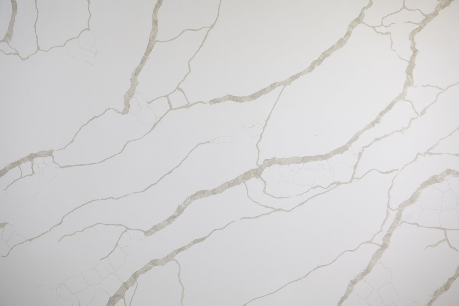 Protofinio Calacatta Quartz | Premium Marble-Effect Slabs